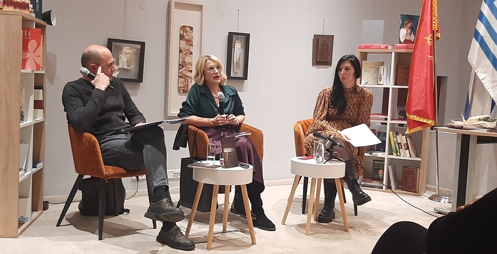 U NB "Radosav Ljumović" promovisana knjiga "Kolijevka" | Glavni grad ...